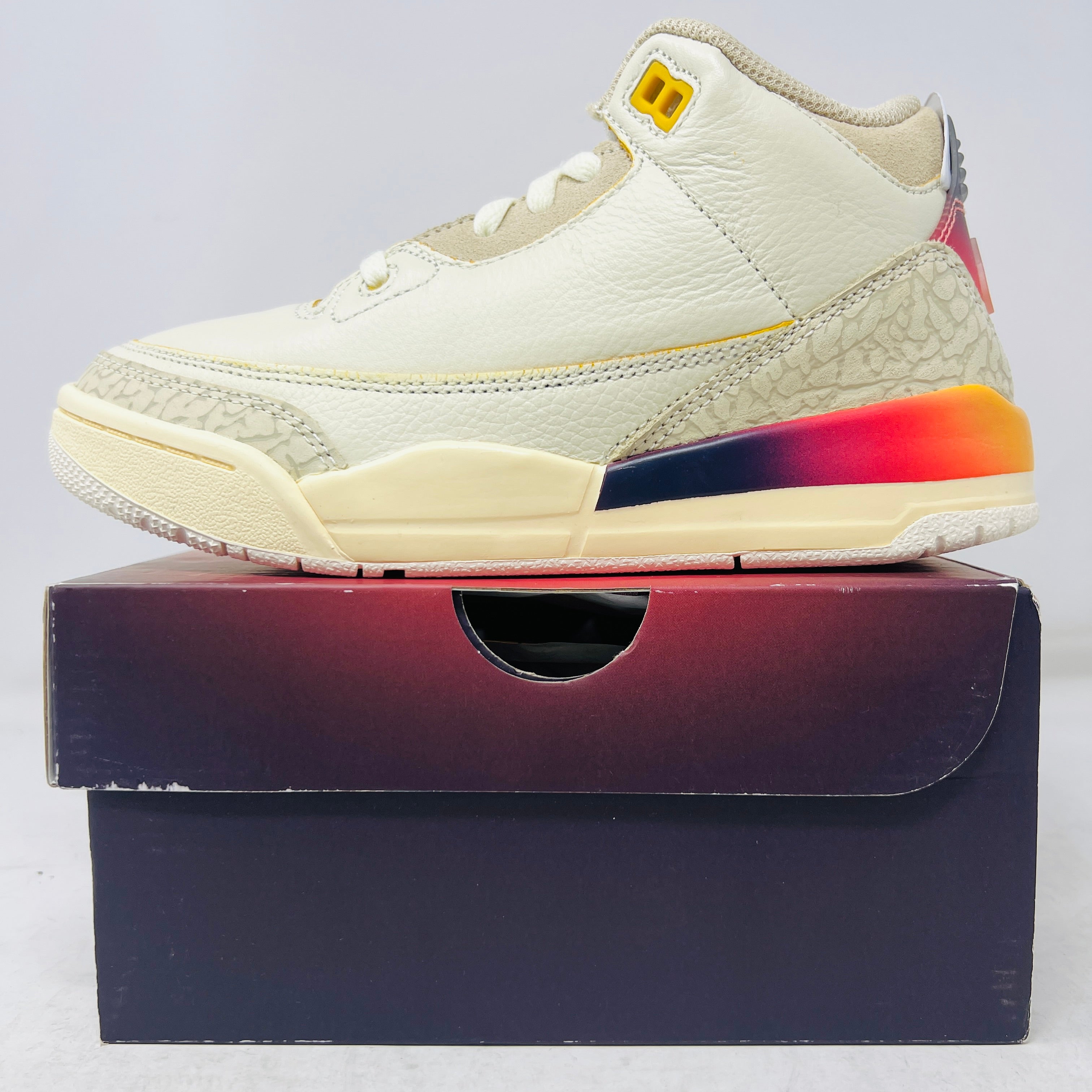 New and Pre-owned Sneakers - Shop Jordan, Nike, Travis Scott and Kobe ...